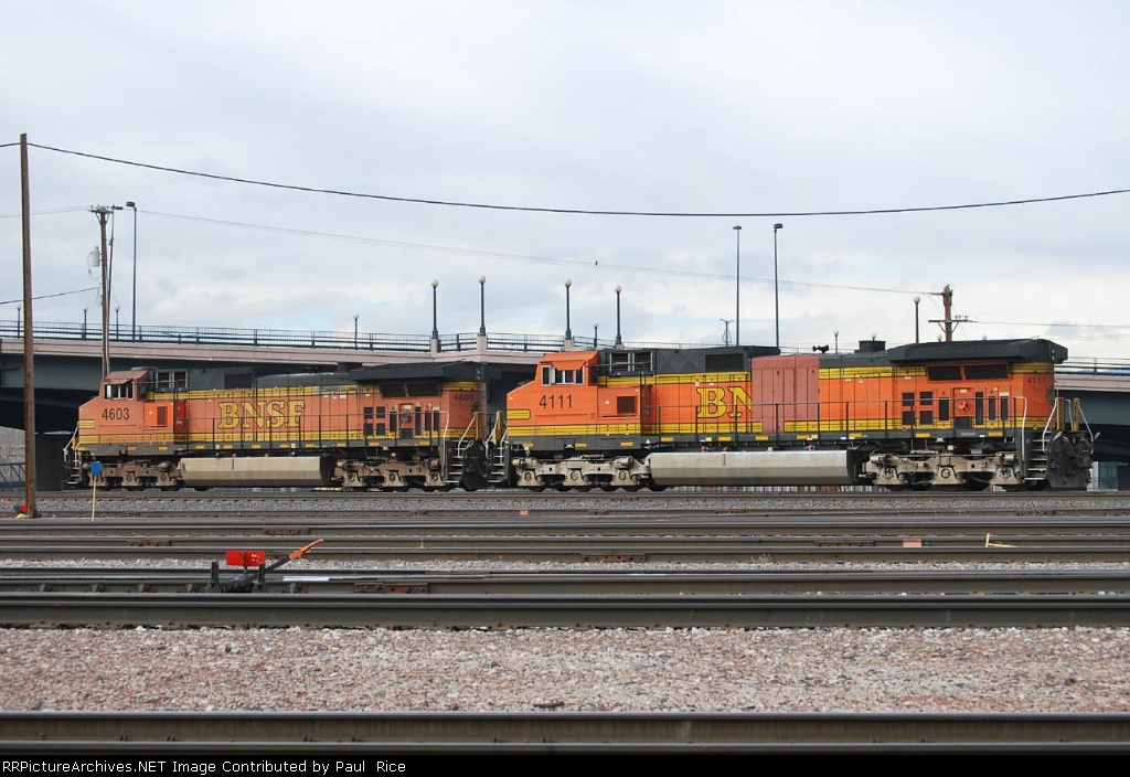 BNSF 4603 & BNSF 4111 Moving Into The Yard